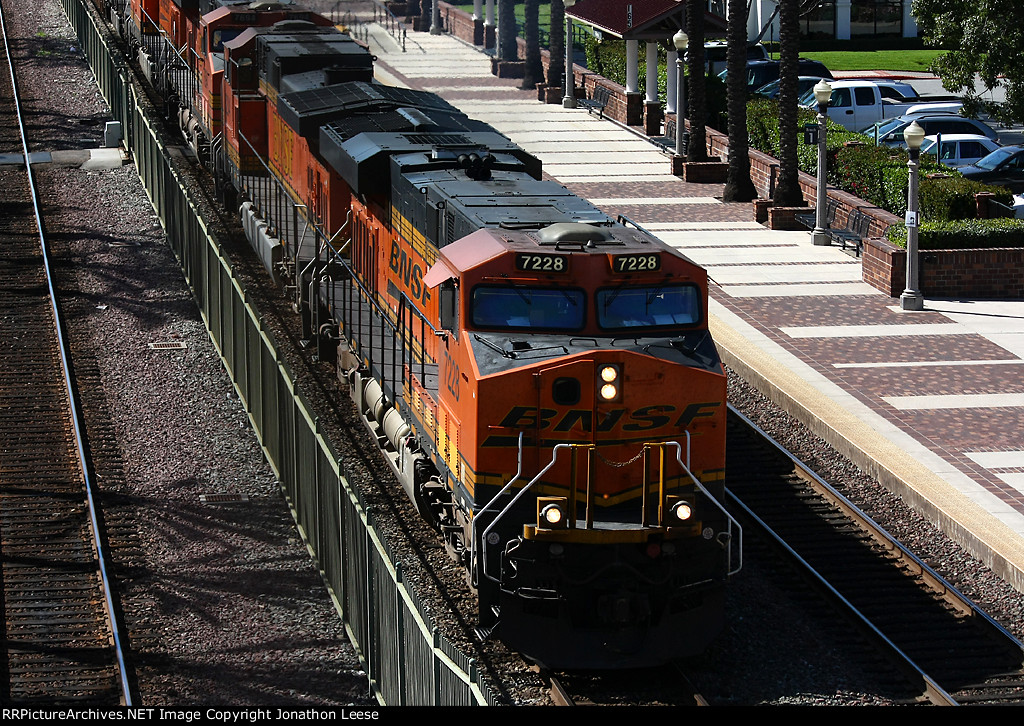 BNSF 7228